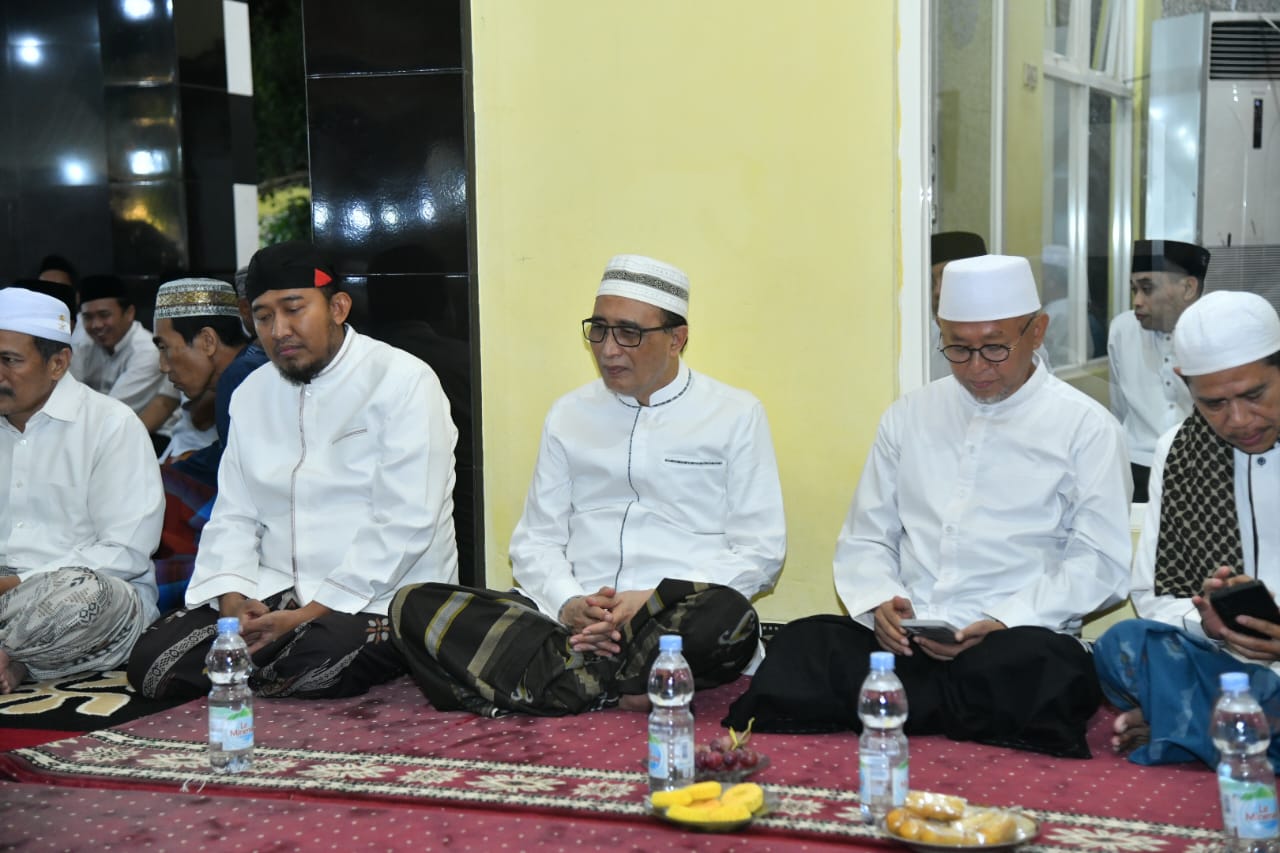 Bupati Fauzi dan KH. A. Busyro Karim Peringati Maulid Nabi Muhammad di ...